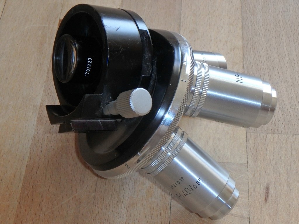 5-fach Objektivrevolver Leitz Ortholux I: passendes Stativ